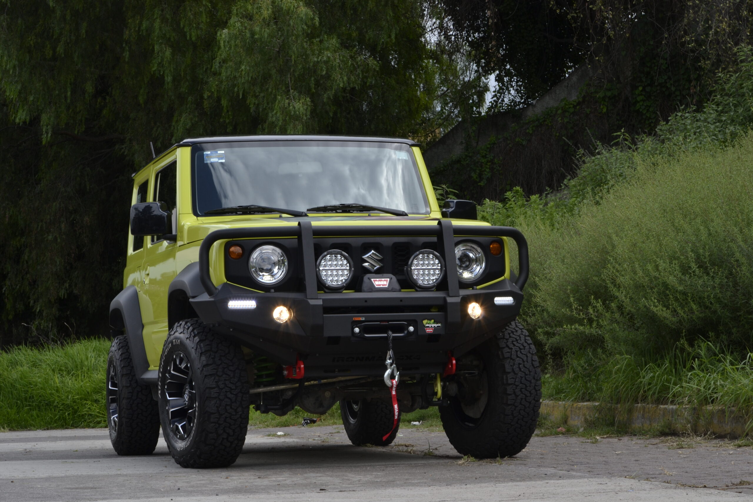 Equipamos este Jimny con una defensa Ironman4x4 completa - 4x4 Rockstar